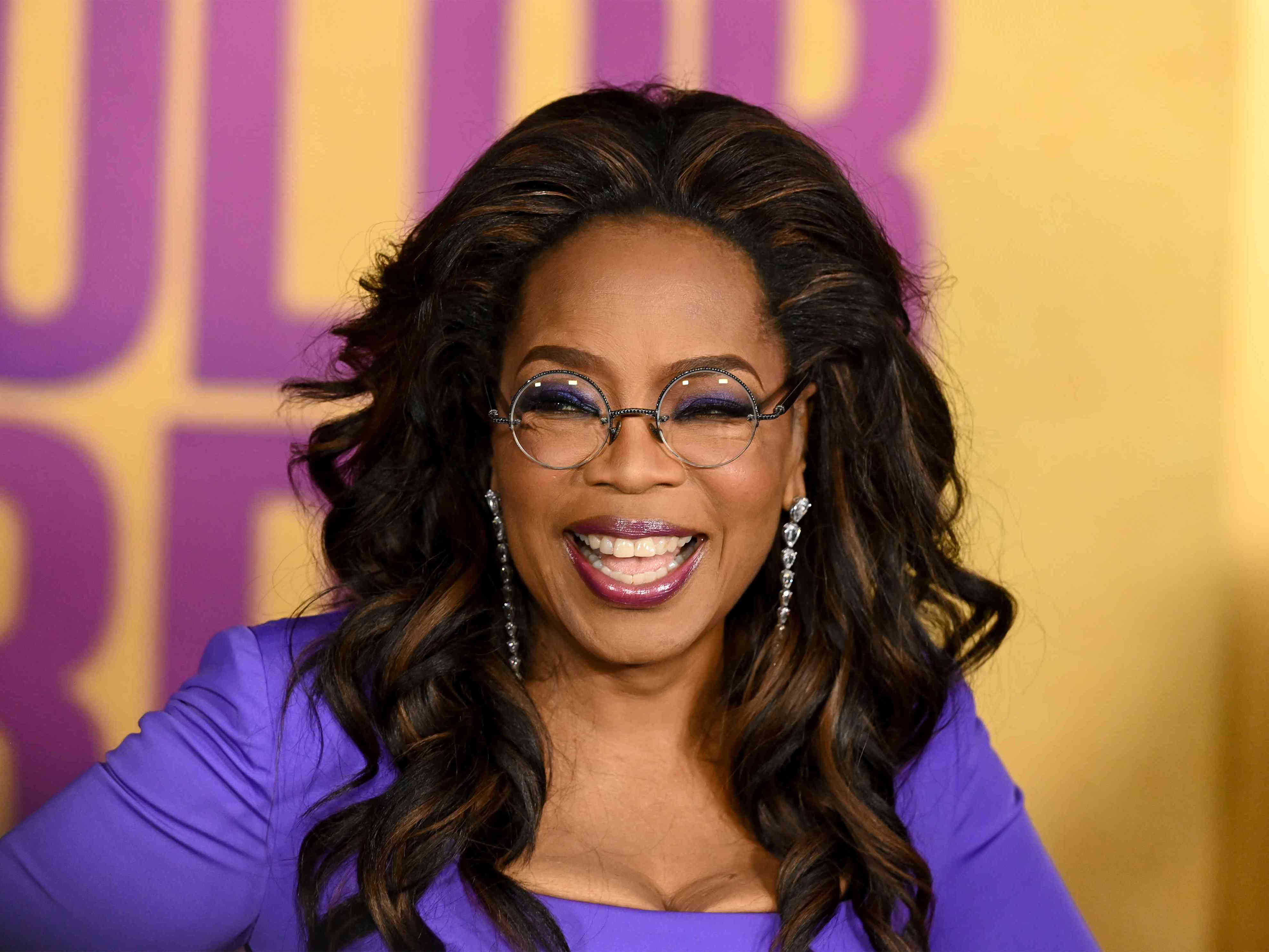 Oprah Wore the Throw-on-and-Go Travel Outfit I’m Recreating for ...