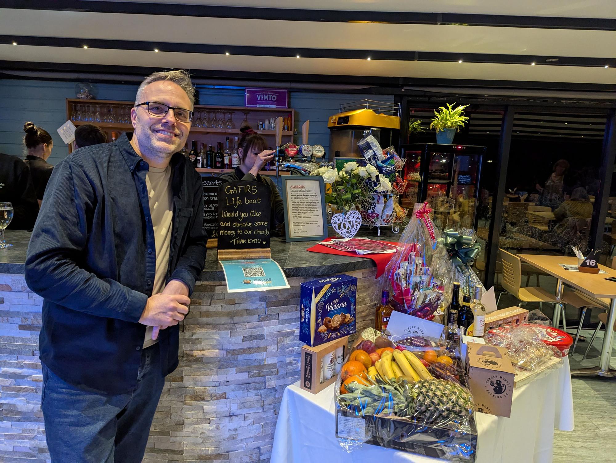 Charity quiz at Gosport café raises over £2,000 for local rescue service