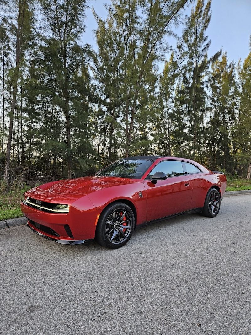 Prueba de manejo Dodge Charger Scat Pack EV 2024: digno sucesor