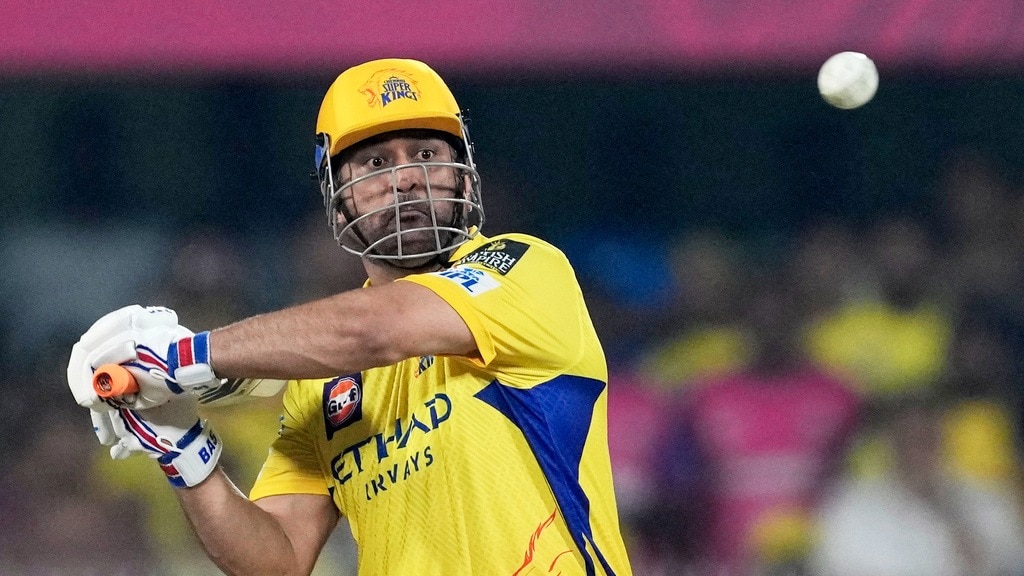 MS Dhoni can't bat 10 overs running full stick: Stephen Fleming on CSK ...