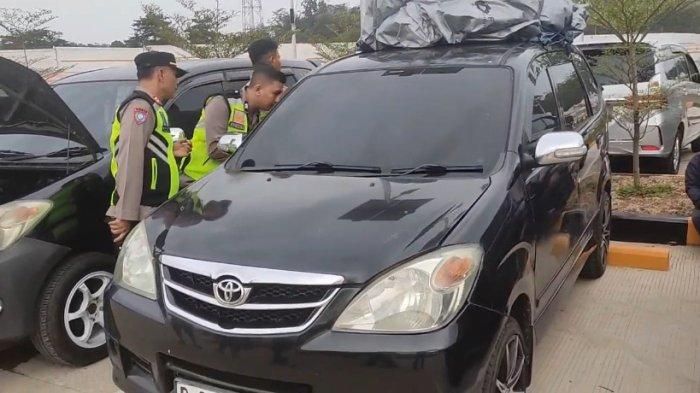 Jendela Avanza Dibuka Paksa Polisi, Sesuatu di Kabin Bikin Pemilik ...