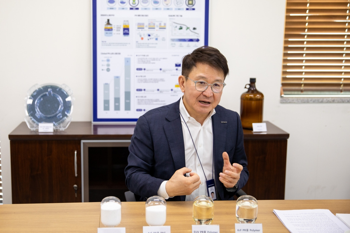 정회식 삼양엔씨켐 대표 "EUV·HBM·유리기판, 차세대 시장 잡겠다"