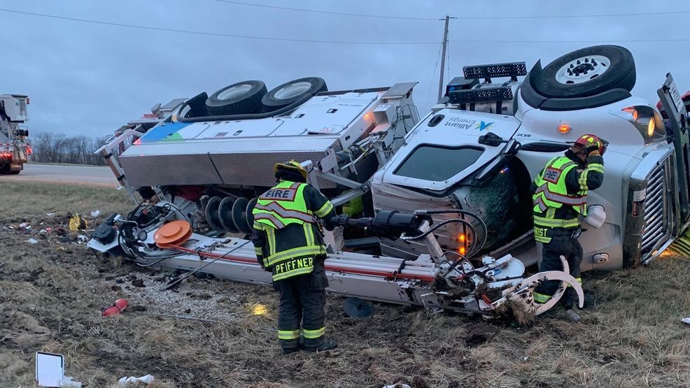 Alliant Energy driver hurt after rollover crash in rural Linn County