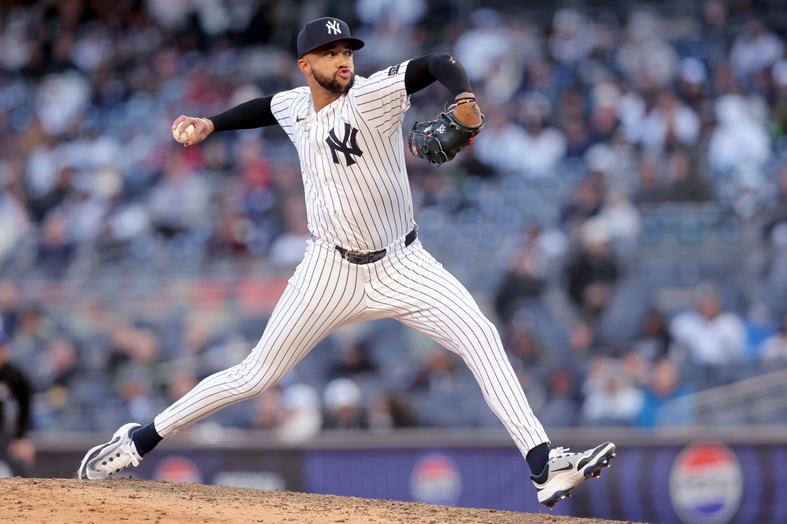 Yankees cut brand-new pitcher, reinstate Devin Williams from paternity list