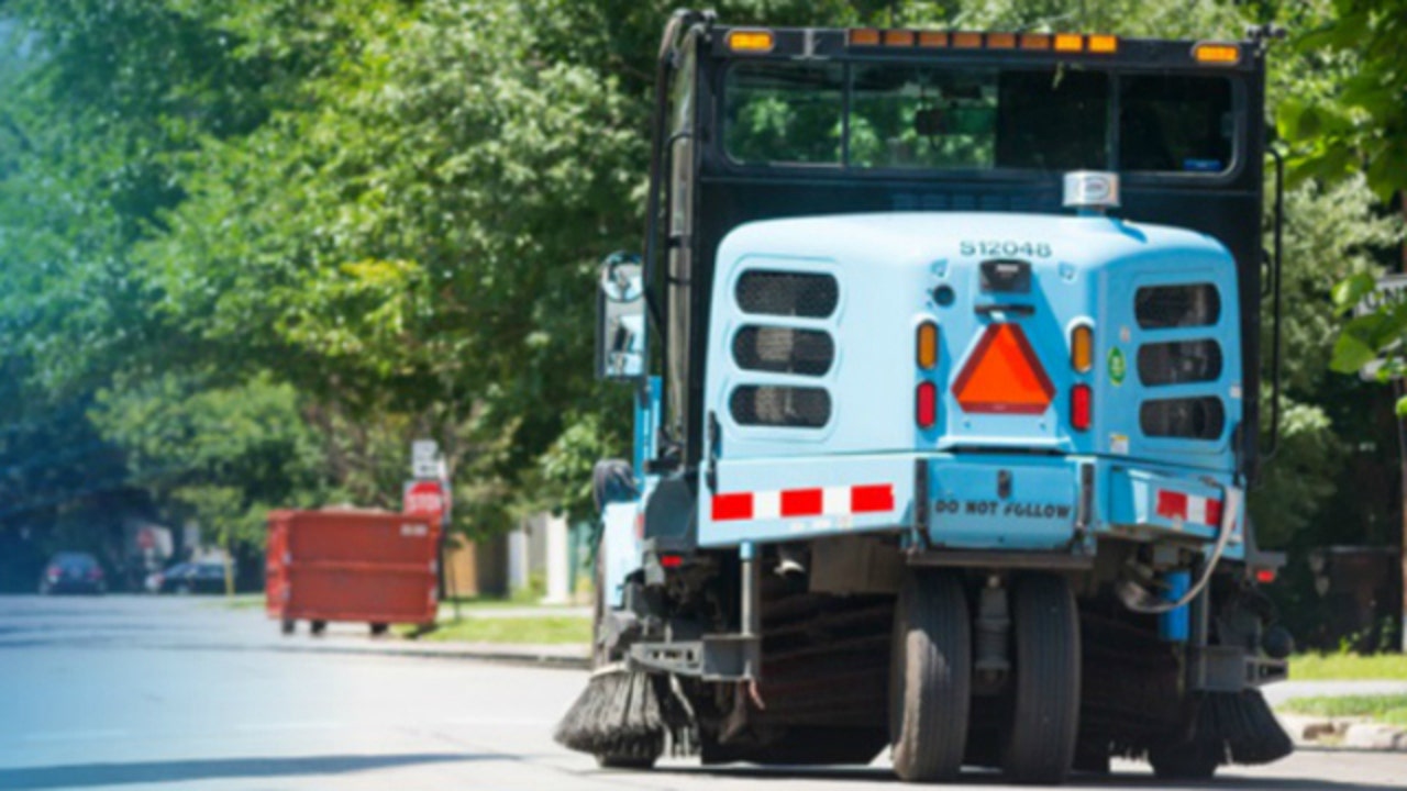 Chicago street sweeping resumes today