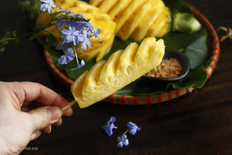 Dacia Spring vs Leapmotor T03: UK's cheapest EVs face off