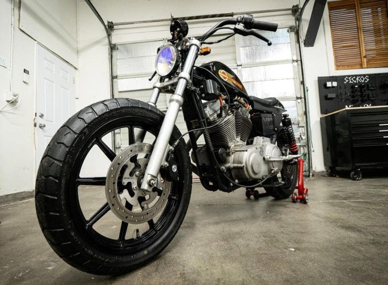 Harley-Davidson Sportster: la trasformazione XR750 style, una custom ...