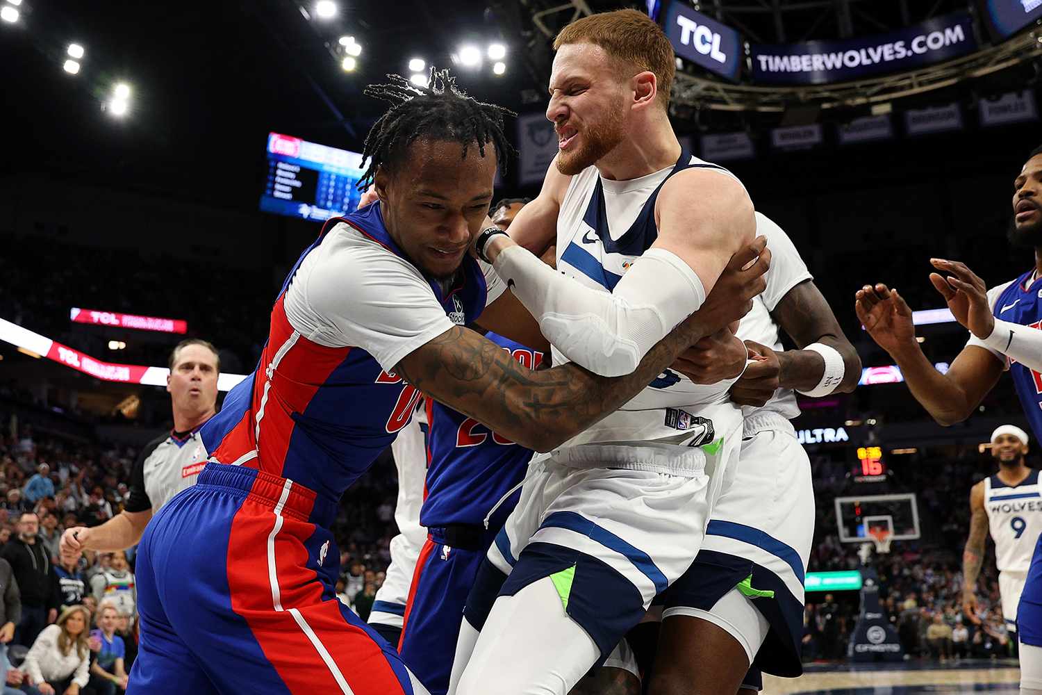 5 Players and 2 Coaches Ejected After Brawl Breaks Out Between Pistons ...