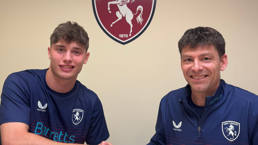 Corey Flintoff signs rookie contract with Kent