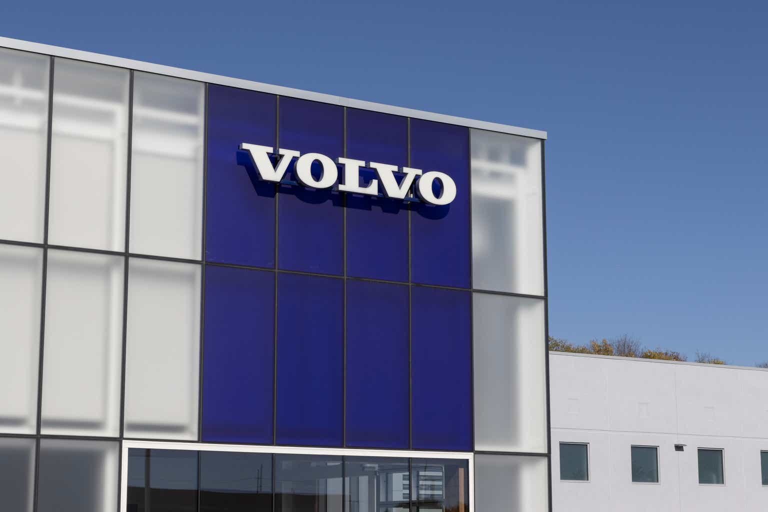 Volvo Cars to slash $1.87 billion in costs amid mounting price ...