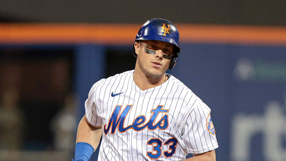 Former New York Mets catcher signs with NL East rival Braves