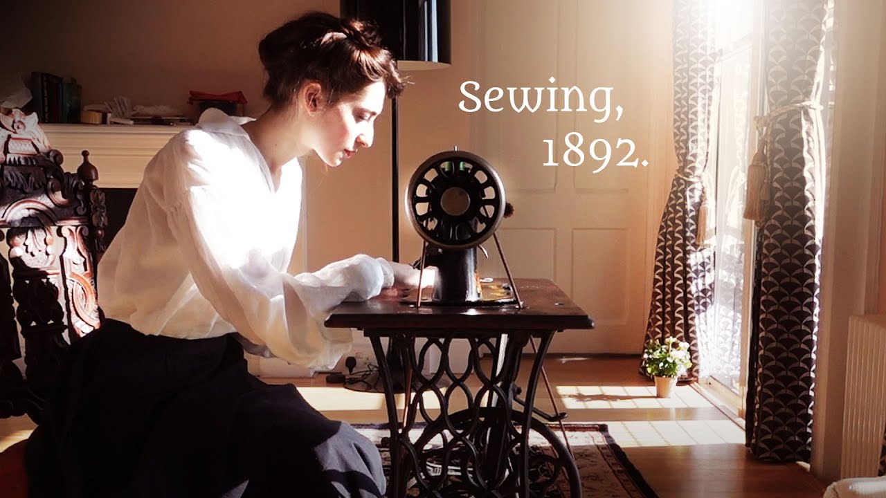 I bought a (Working!) Victorian Sewing Machine 😯 1892 Singer Treadle