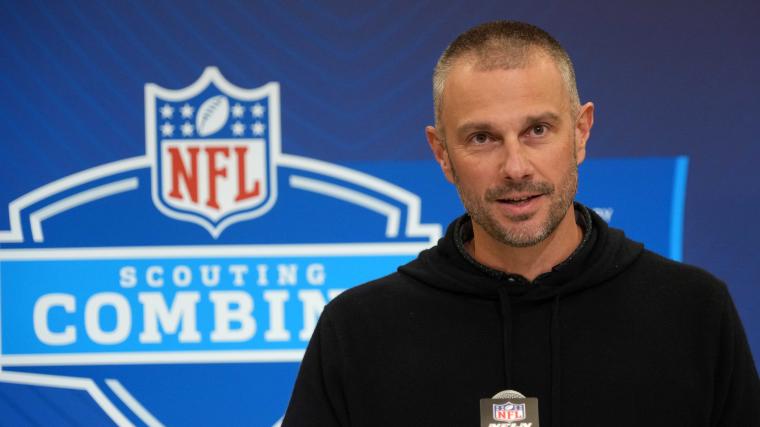 Raiders predicted to draft 6'3, 62-TD dual threat quarterback on Day 2 ...