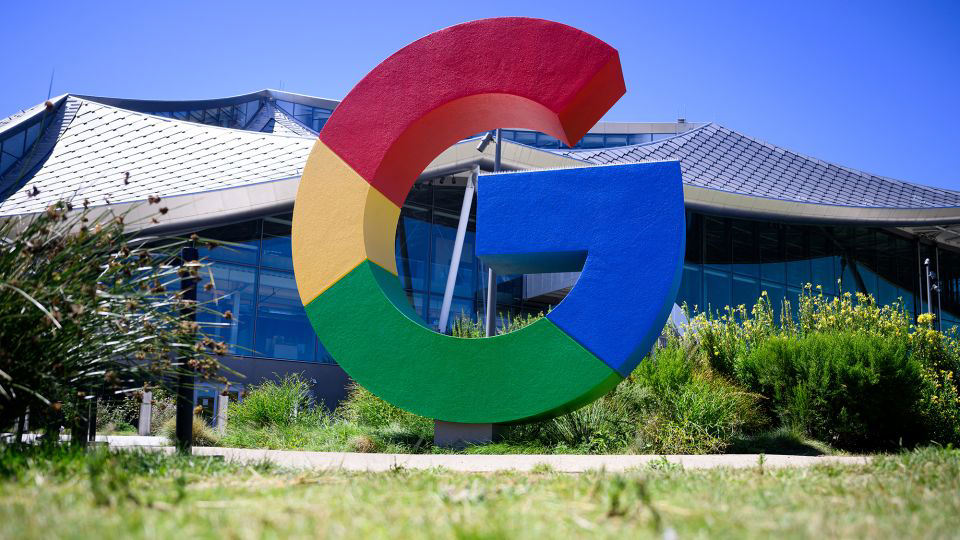 Google makes its biggest-ever acquisition Google makes its biggest-ever acquisition
