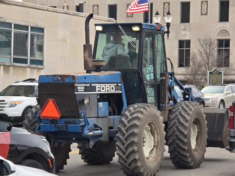 Tractor rally at Capitol against agricultural overregulation