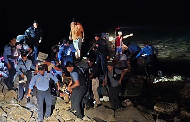 Twelve people die after plane crashes into the sea Twelve people die after plane crashes into the sea