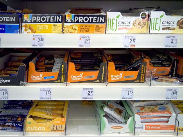 Proteinriegel von Aldi, dm und Lidl im Test: Discounter-Produkt sticht ...