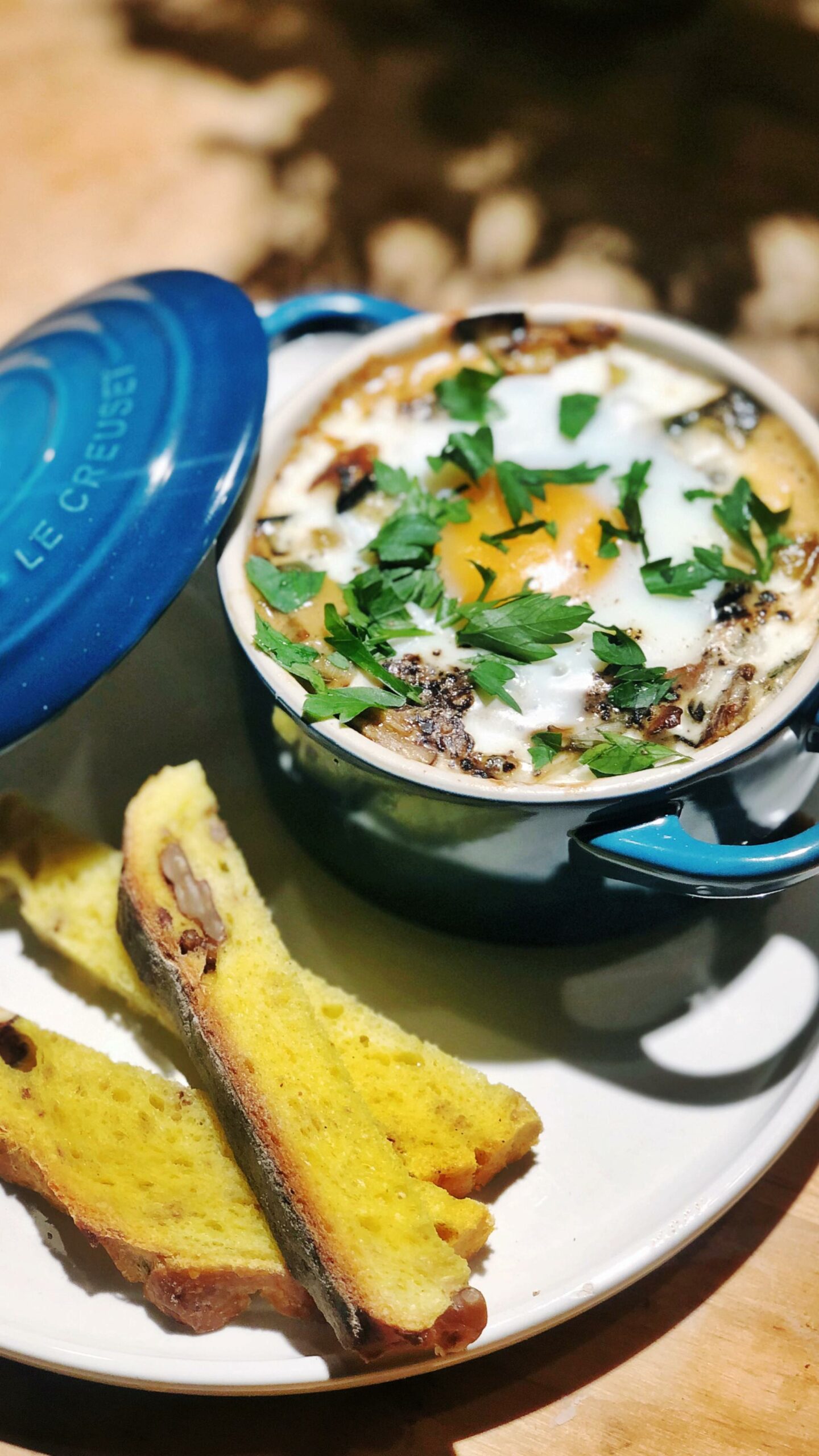 Recette oeuf cocotte express au poireau, champignon et crème de cantal 😋