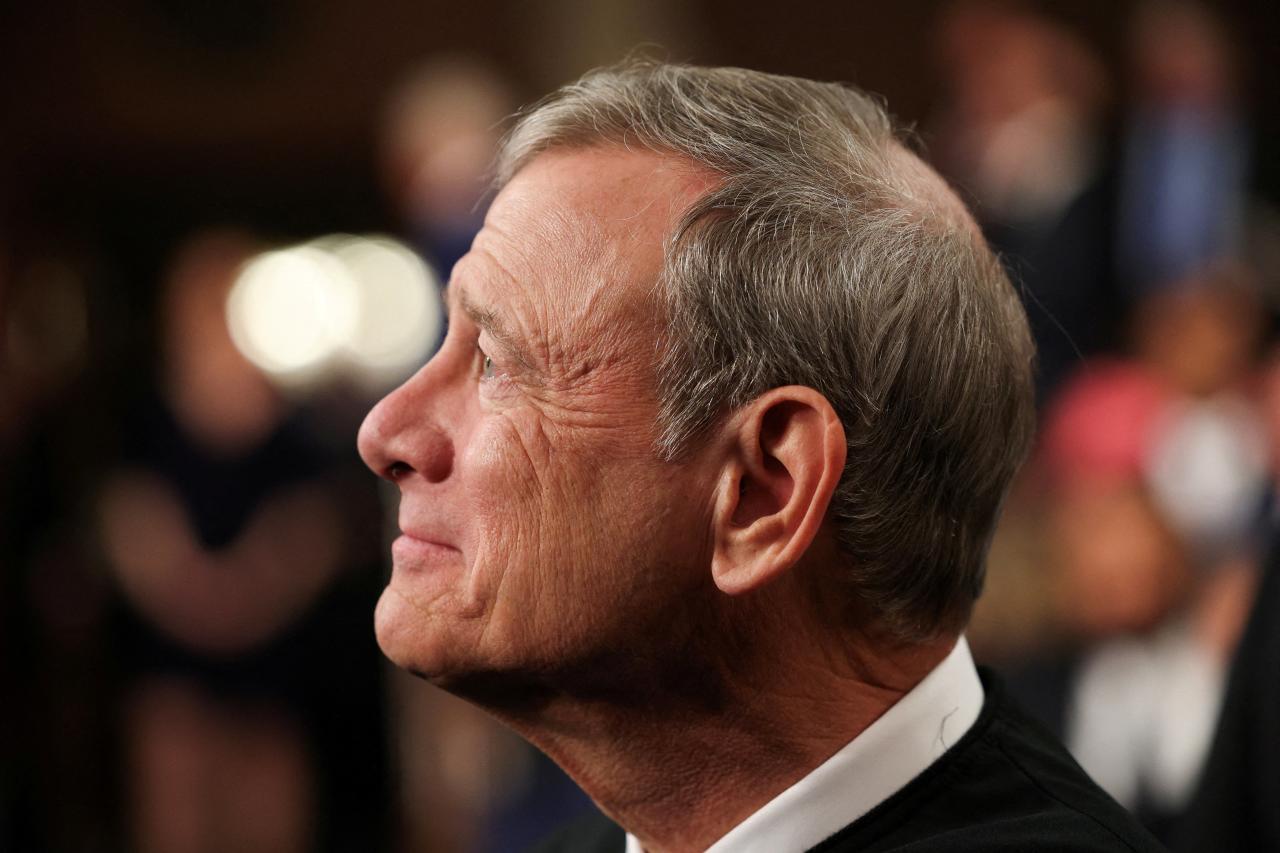 Chief Justice Roberts Criticizes Trump’s Call to Impeach Judges