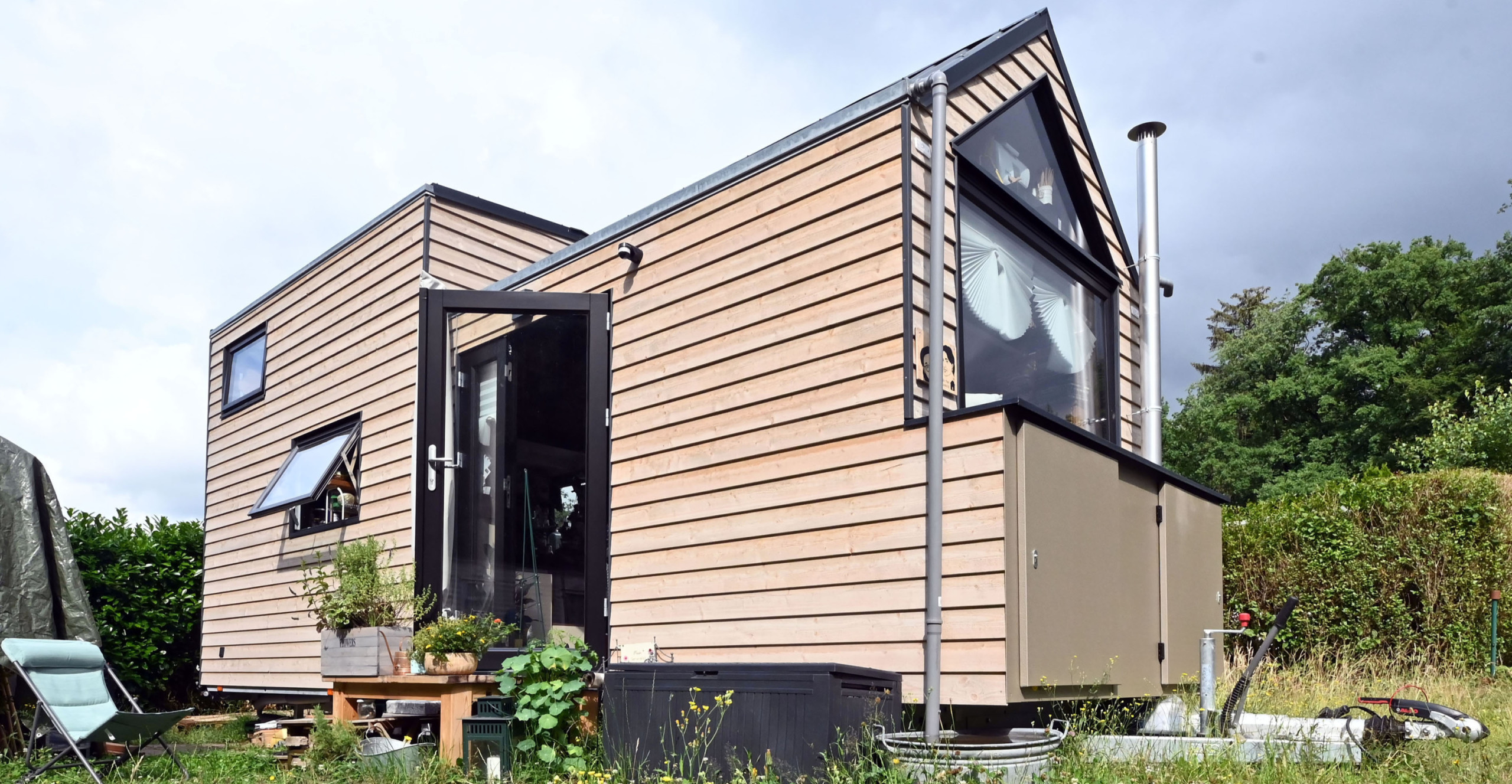 Interested in cozy living? Explore the perks of tiny houses