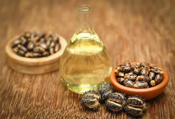 How to use Castor Oil to regrow hair on a bald spot