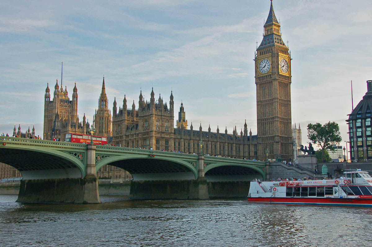 The Most Famous Landmarks in England — How Many Have You Seen in Person?