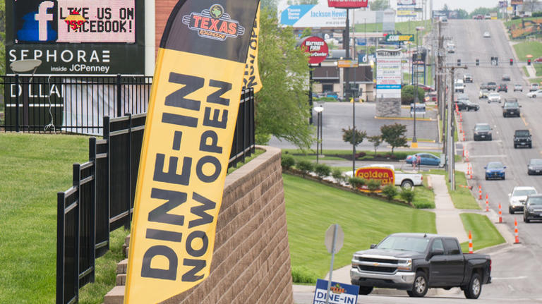 Exactly When To Visit Texas Roadhouse To Save The Most Money