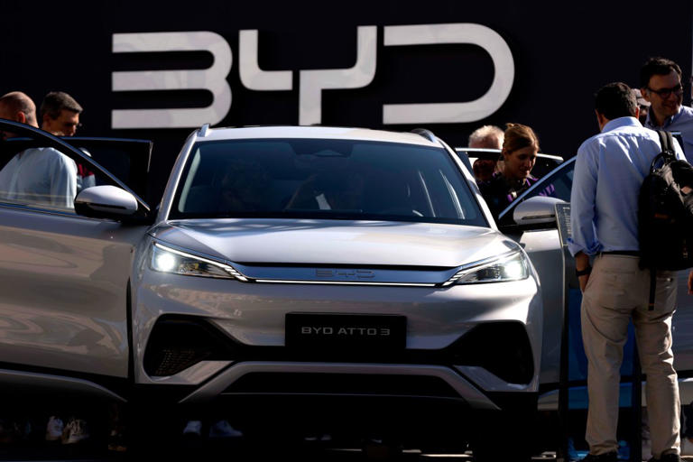 China’s BYD says its new EV charging system works in 5-8 minutes