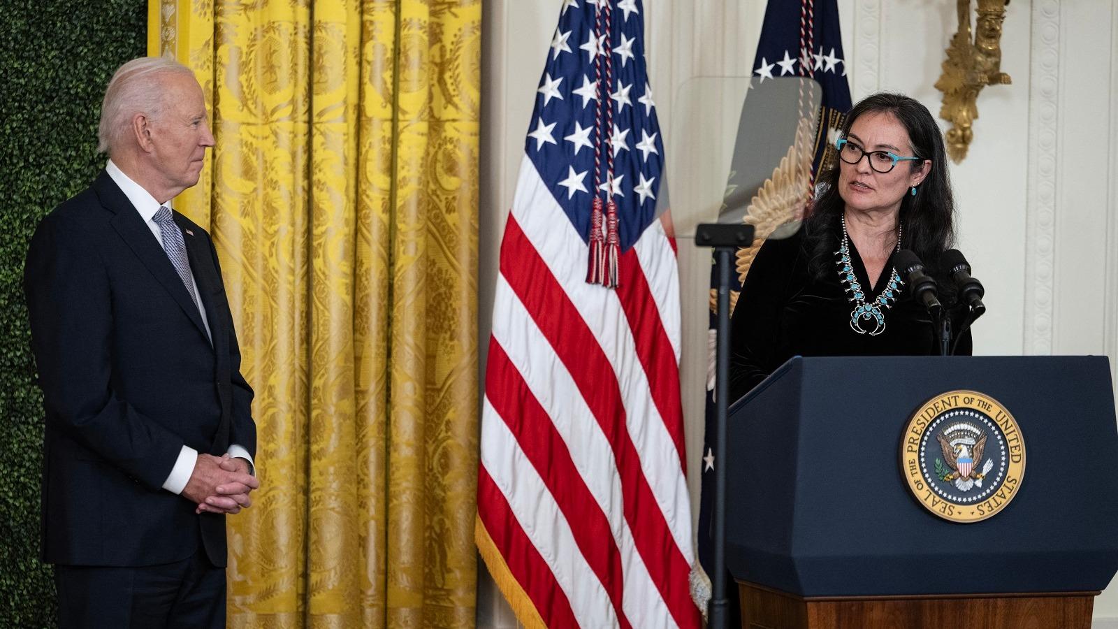 « Sur ordre de Trump », la présidente du National Endowment for the ...