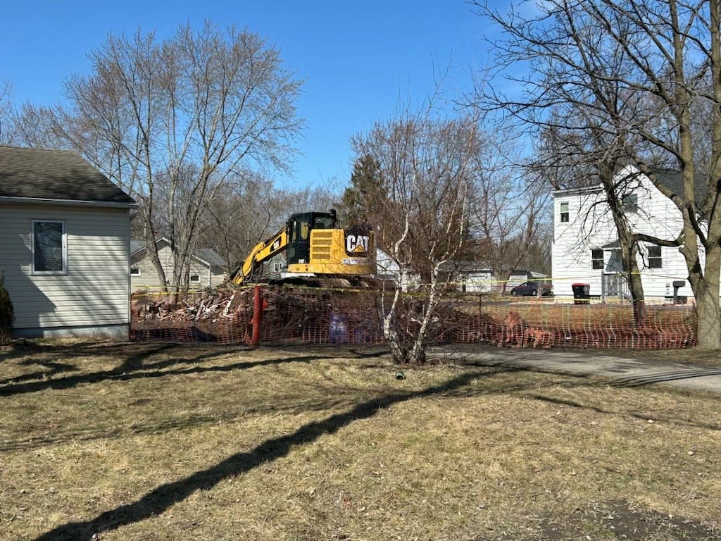 One person dead in Lancaster fire