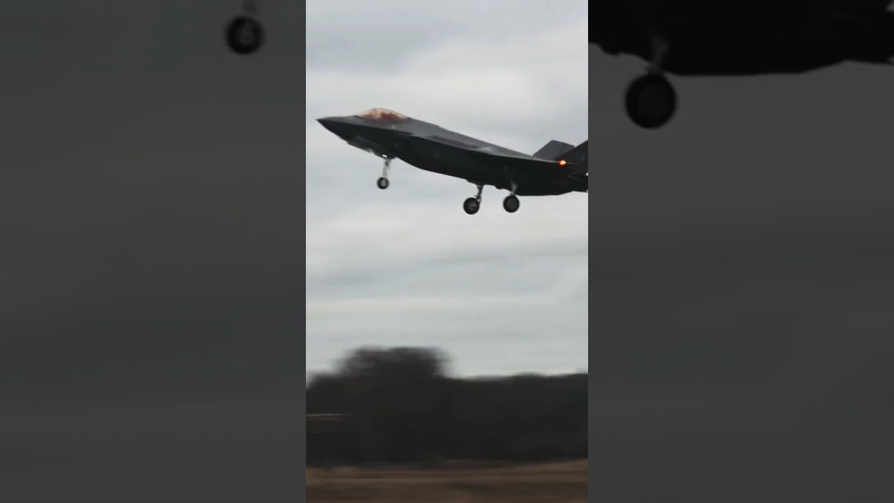 Beautiful F-35A Pull Up Go-Around