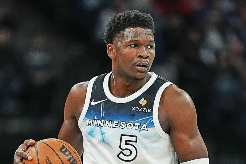 Coby White e Anthony Edwards são os melhores da semana na NBA