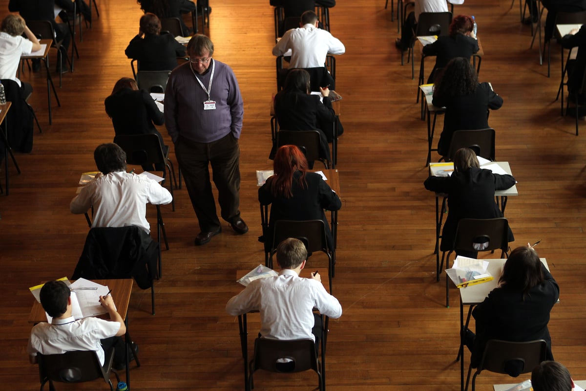 Curriculum and assessment review to consider reducing number of GCSE exams