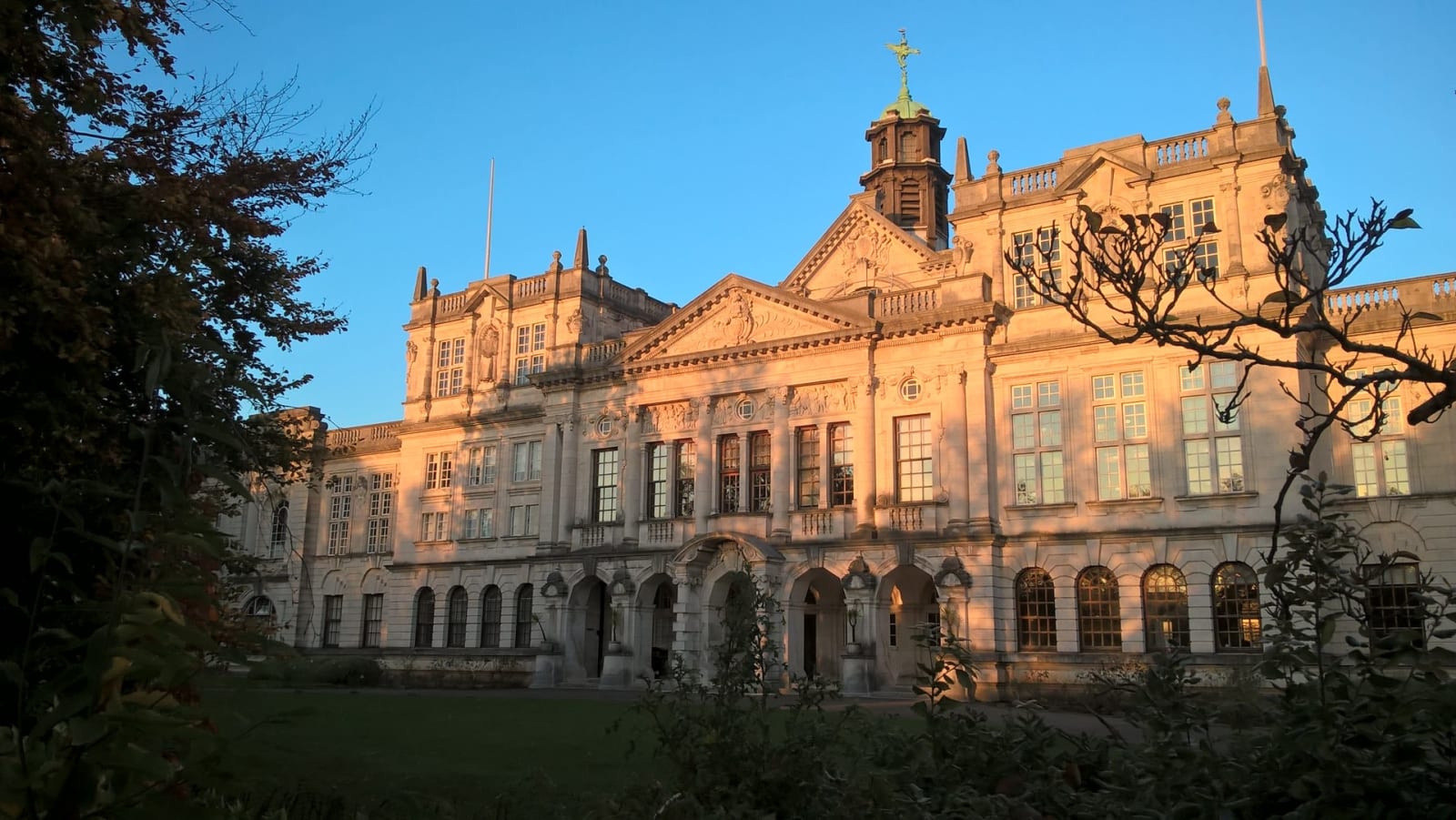 UK Universities in Crisis: Over 10,000 Jobs at Risk as International Student Numbers Plummet