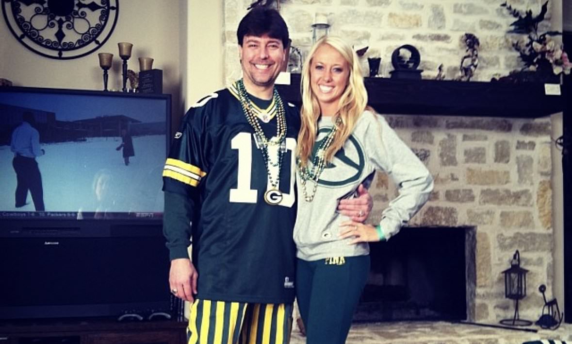 Famous NFL WAG looks unrecognizable in 2013 pic wearing rival team's ...