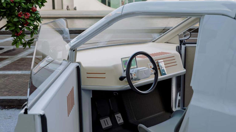 Stellantis diventa partner dell'Ikea delle microcar elettriche