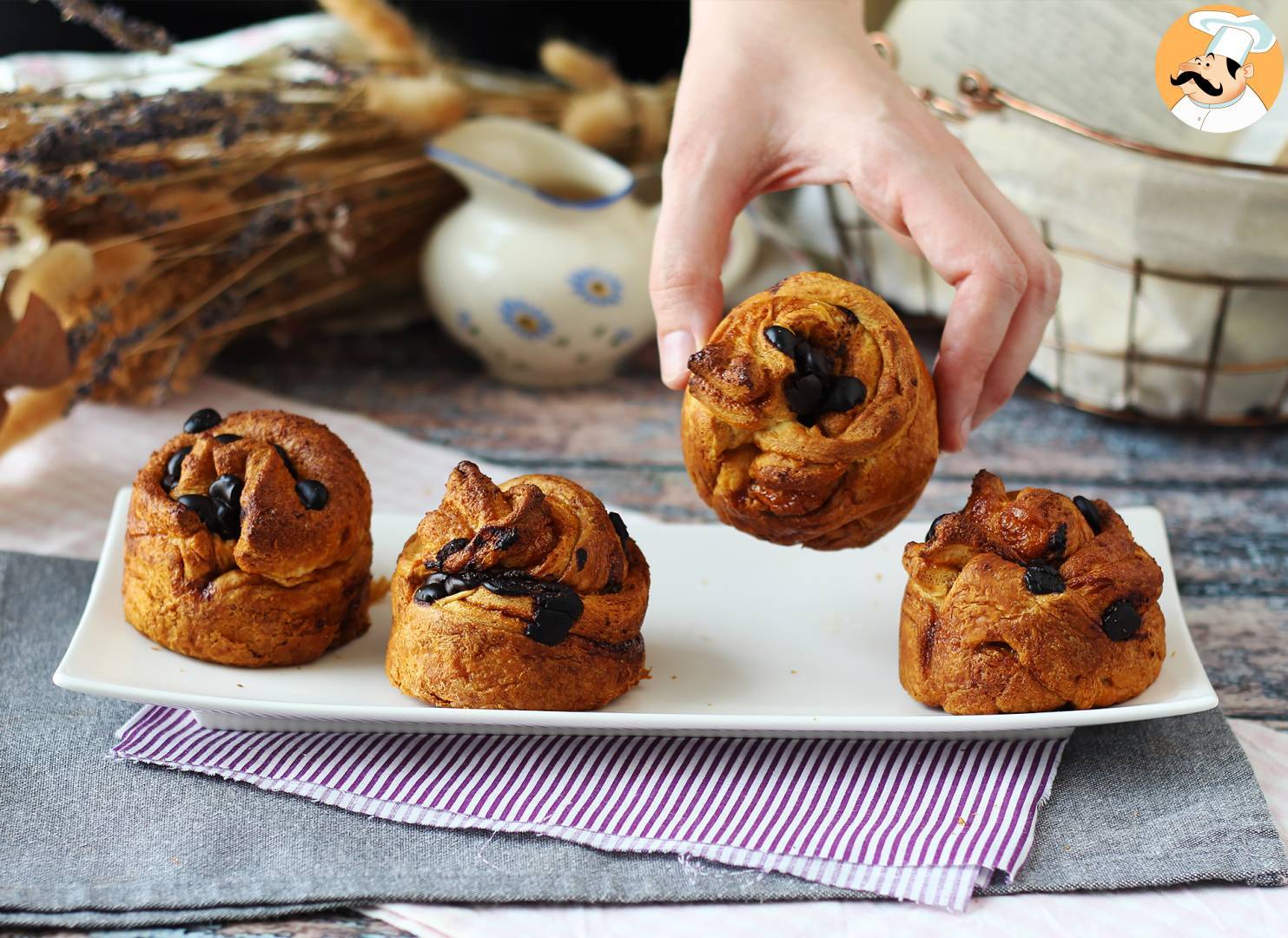 Cruffins, la combinaison d'un croissant et d'un muffin, à la crème ...