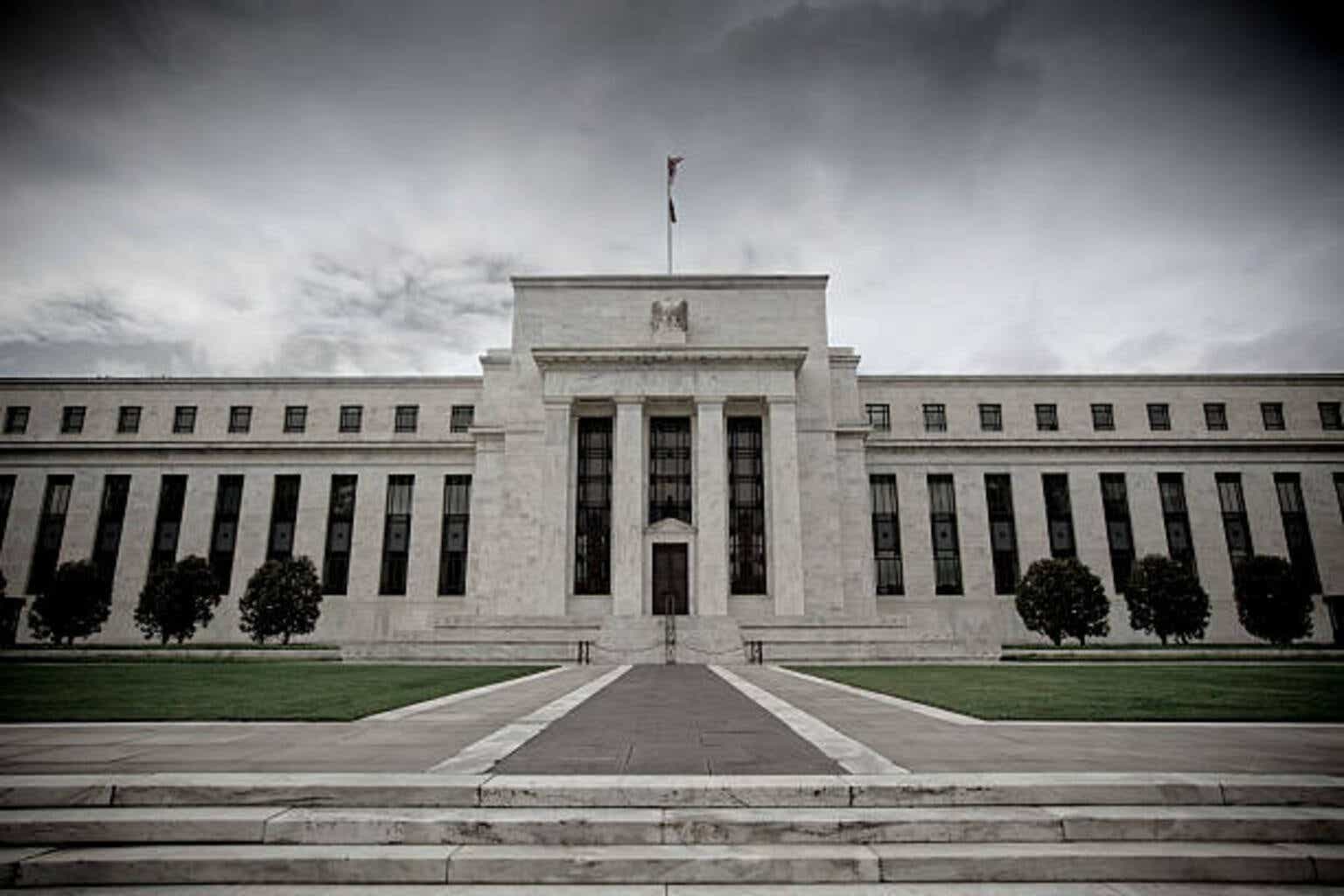 Federal Reserve expected to hold rates, while uncertainties put the dot ...