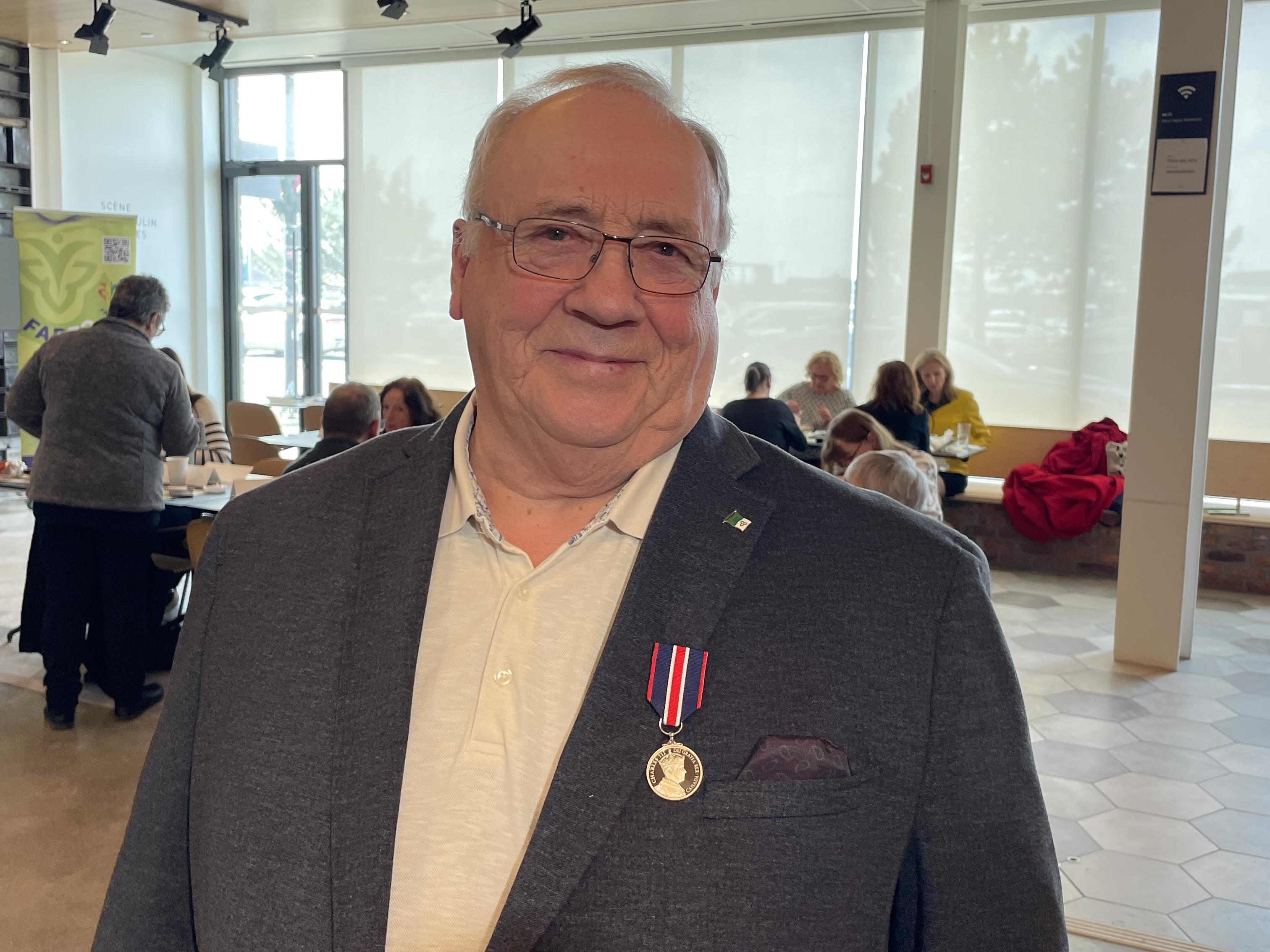 Un nord-ontarien reçoit la Médaille du couronnement du roi Charles III