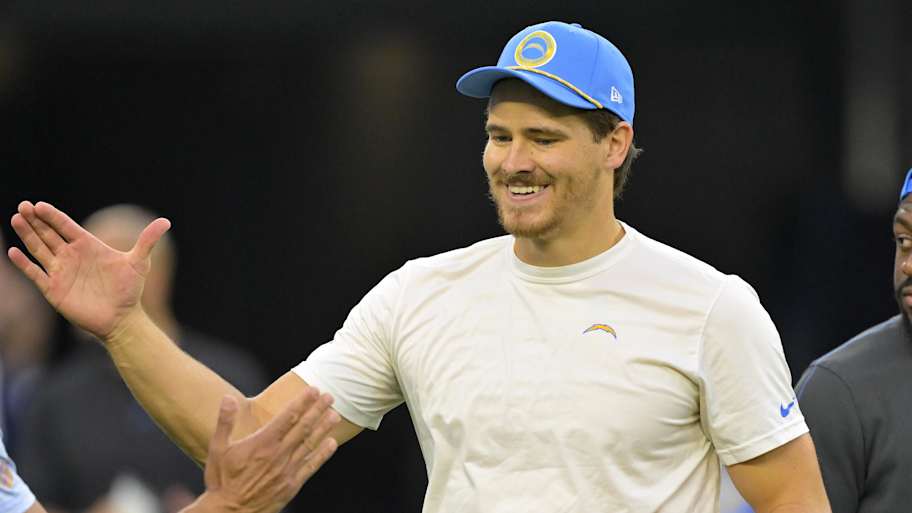 Justin Herbert, Bo Nix Supporting Brothers, Attend Oregon Ducks Pro Day