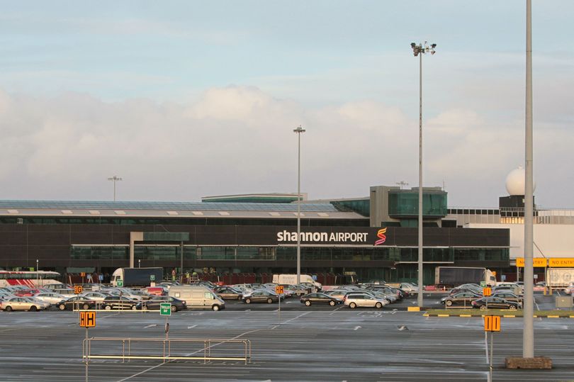 Rescue crews line Shannon Airport runway as New York-bound plane ...