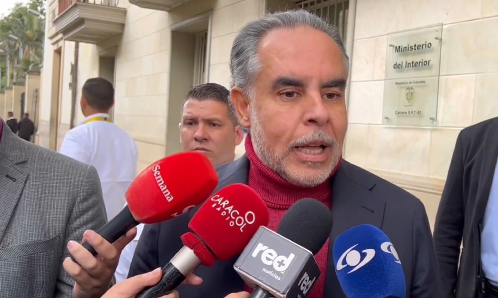 "La consulta popular va sí o sí": ministro del Interior Armando Benedetti