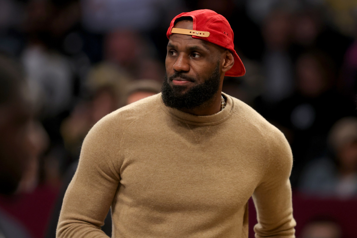 LeBron James’ Retirement Decision Could Shift Based on Lakers’ Roster Age