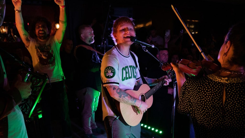 Ed Sheeran performs surprise show at Boston pub on St. Patrick's Day