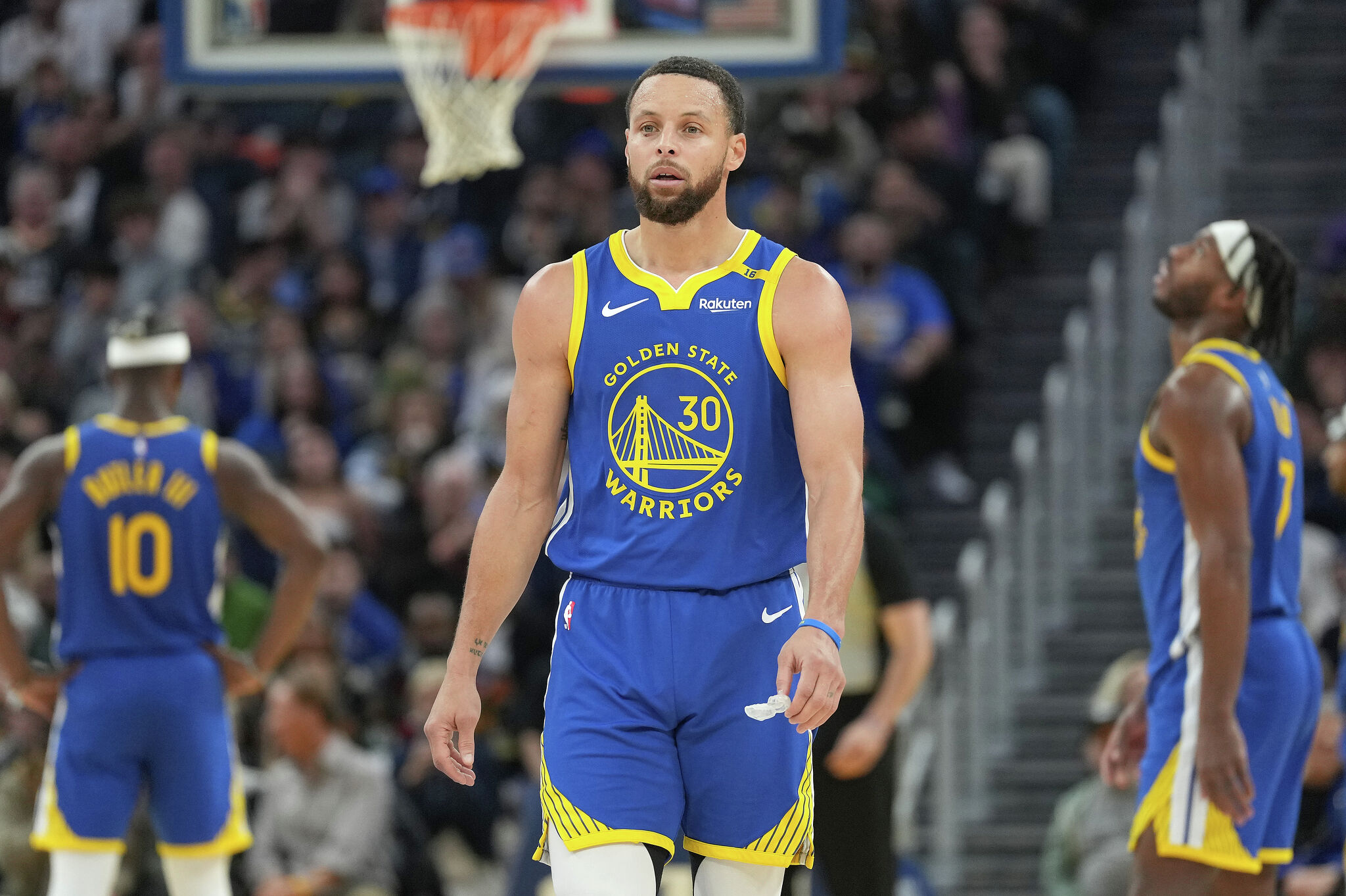 Warriors flagship radio station host blasts team for resting Steph Curry