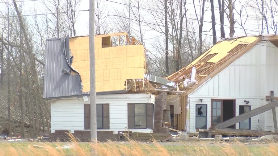 Diaz community rebuilding after EF-4 tornado