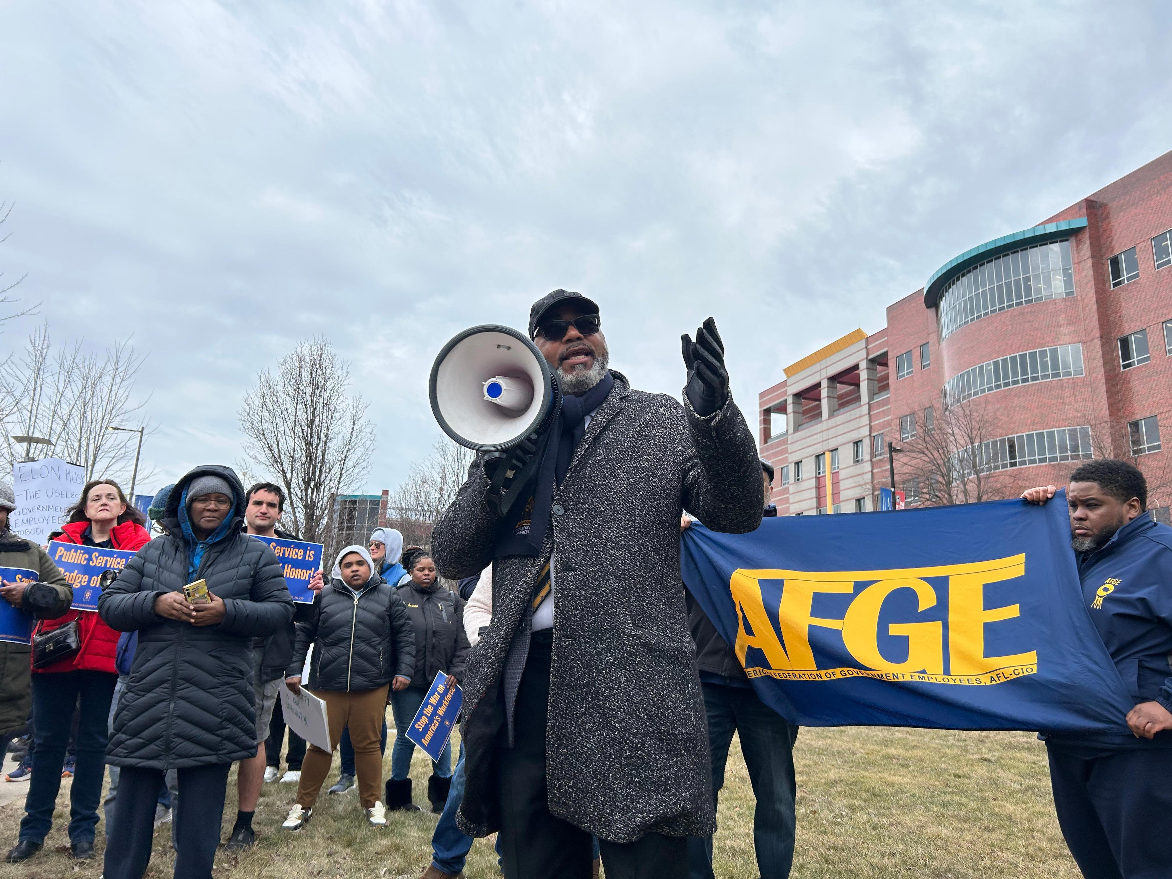 Hundreds of fired federal workers in NY get jobs back, but still on ...