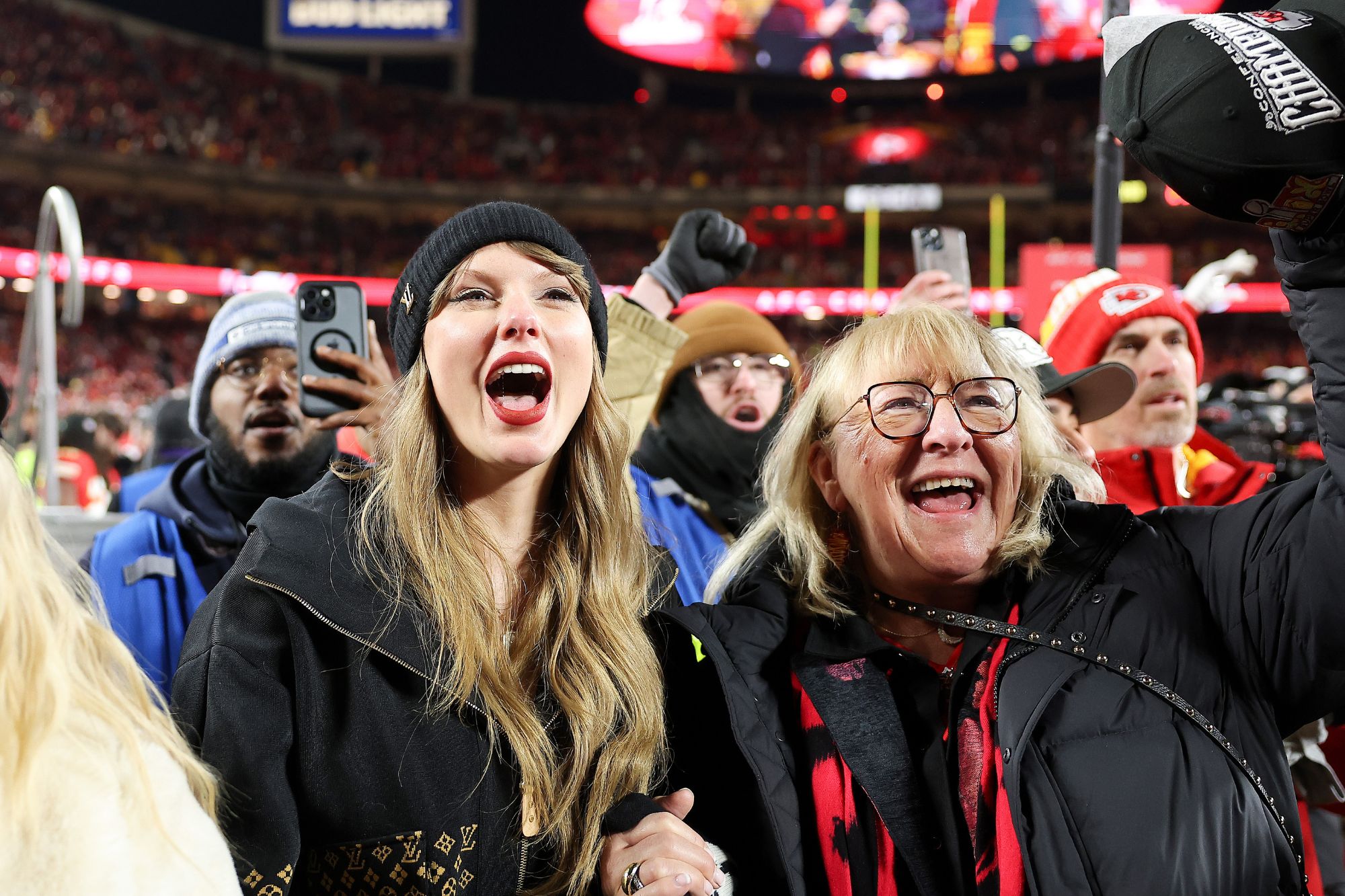 Taylor Swift's Engagement to Travis Kelce Sparks Mom Donna to Save ...