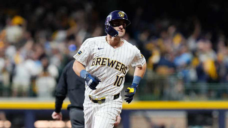 Brewers Gold Glove Winner Ranked 23rd Best Right Fielder In MLB