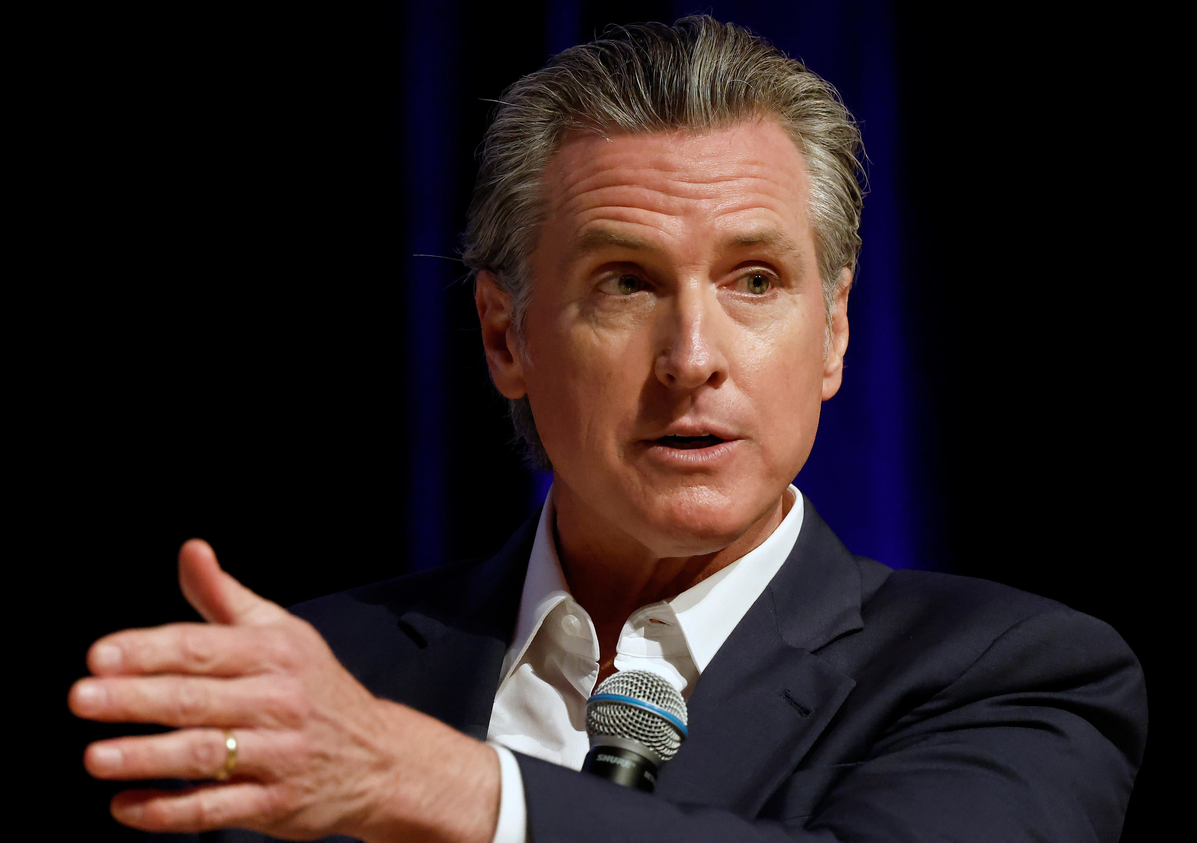 Gov. Newsom sending cellphones to CA CEOs for easy access